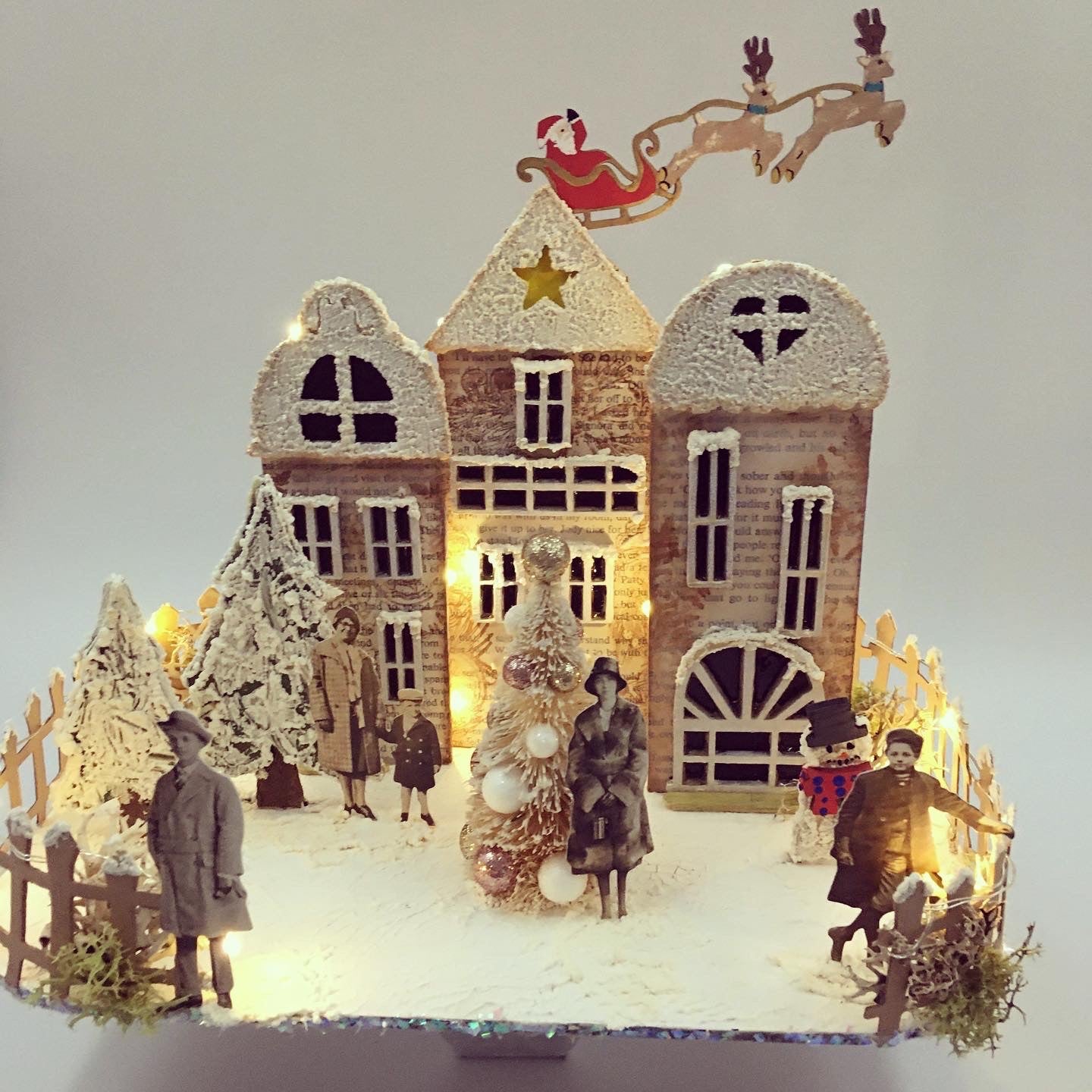CH226 - MDF 3D Christmas Village Scene – Olifantjie