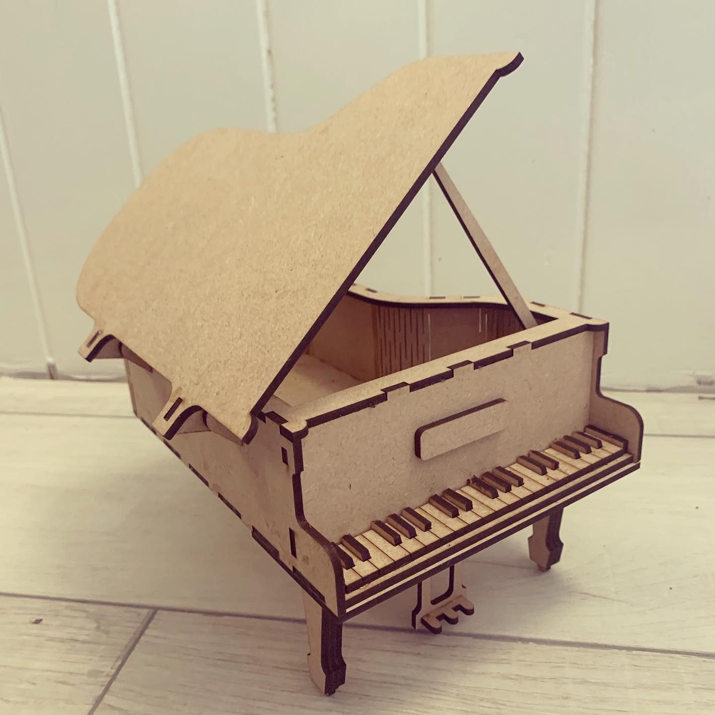 HC063 - MDF Grand Piano – Olifantjie